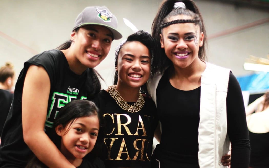 Samoan hip-hop dance family goes international | RNZ News