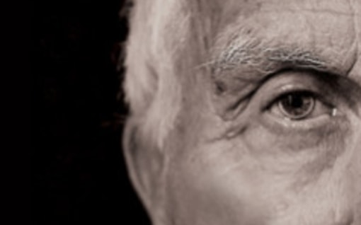 Veteran actor Ray Henwood remembered by Sir Roger Hall | RNZ