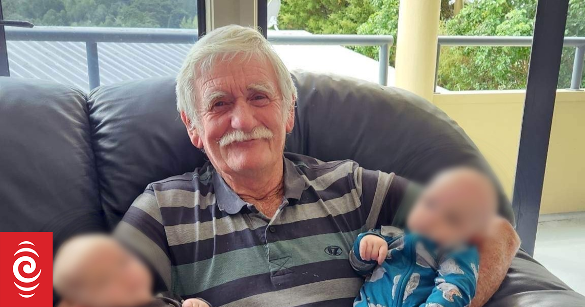 'Genuine Kiwi bloke' Barefoot Bill, paralysed in boating accident, dies | RNZ News