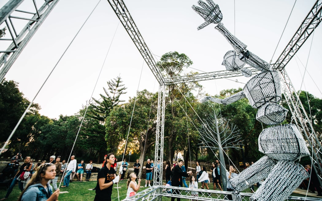 The art of giant puppeteering | RNZ