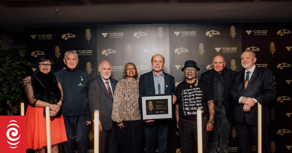 Te reo champions honoured for years of dedication | RNZ News