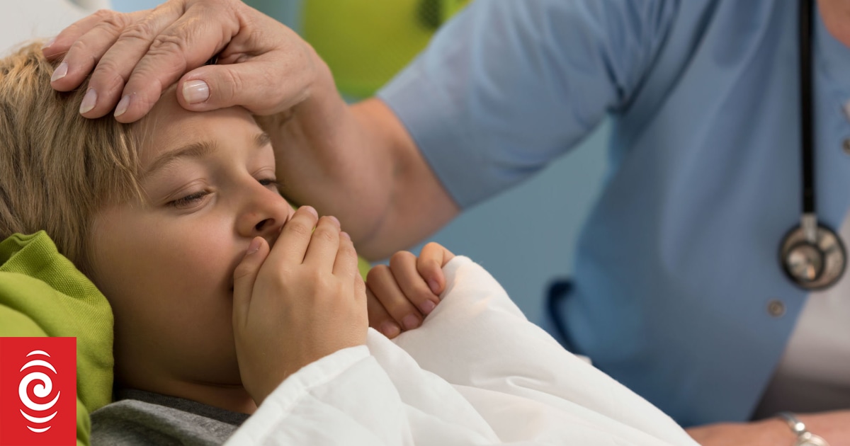Whooping cough bug becoming 'smarter', researchers warn | RNZ News