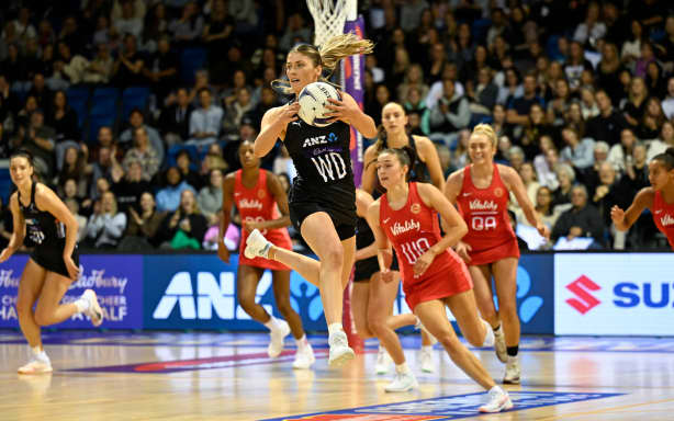 Silver Ferns end chaotic season with win over England | RNZ