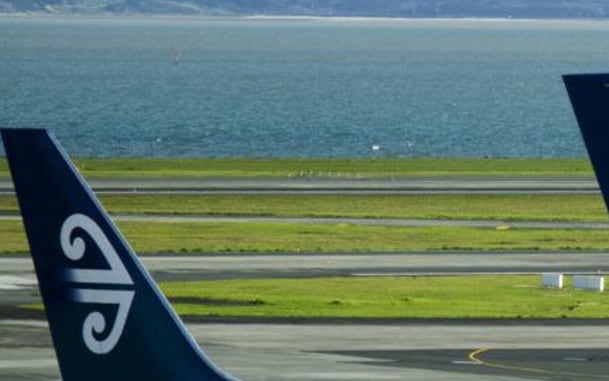 Air NZ engineers strike | RNZ