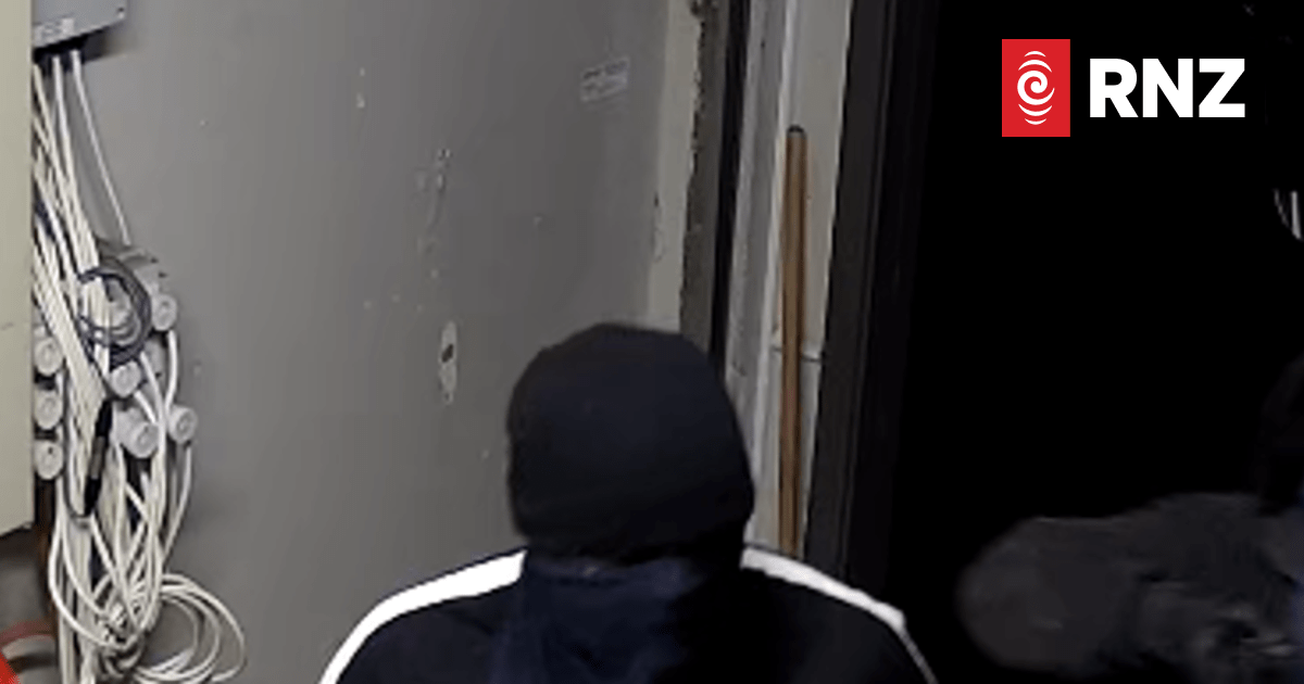 Spate of armed robberies in Hutt Valley may be linked | RNZ News