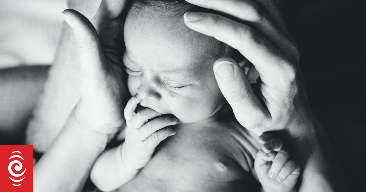 Linda Bryder: the best country to give birth? | RNZ