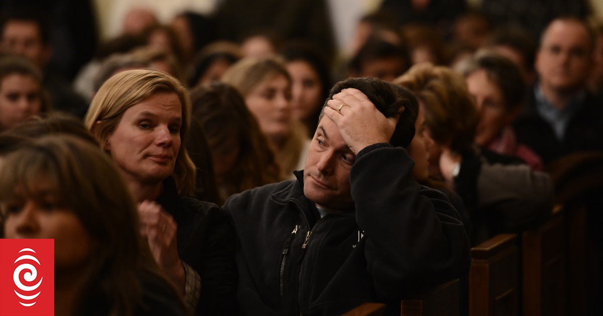 'Gun truthers' taunt grieving US families | RNZ News