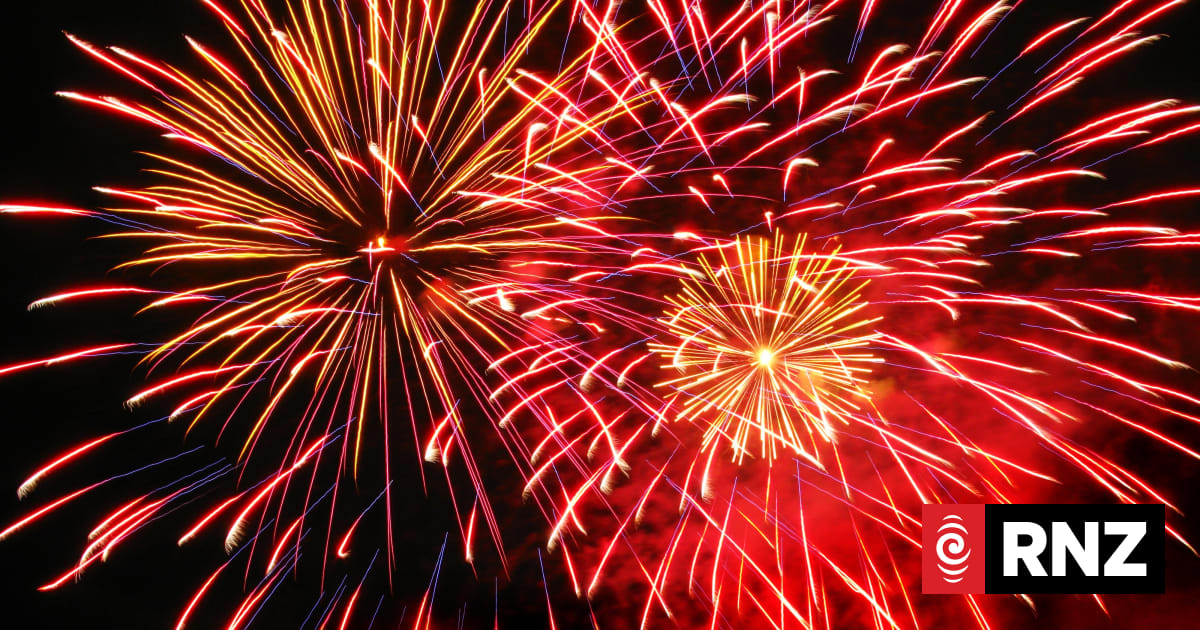 Speedway fans say faulty fireworks at Waikaraka Park landed in crowd ...