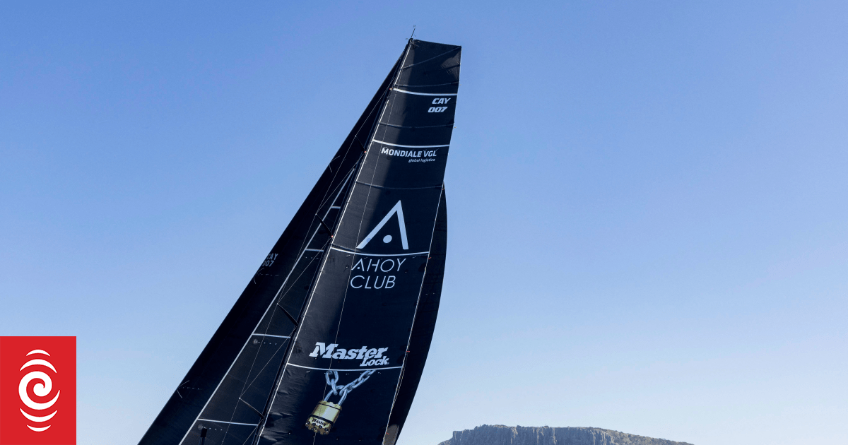 Master Lock Comanche wins Sydney-Hobart ocean race for fifth time | RNZ ...