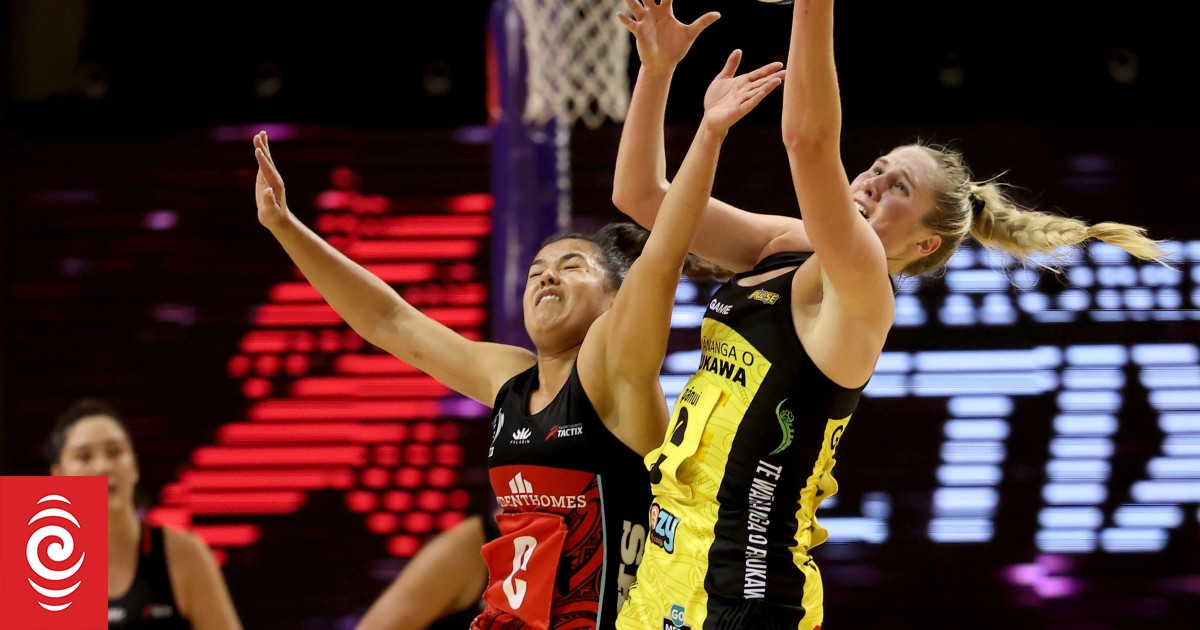 Tactix upset Pulse to keep finals hopes alive | RNZ News