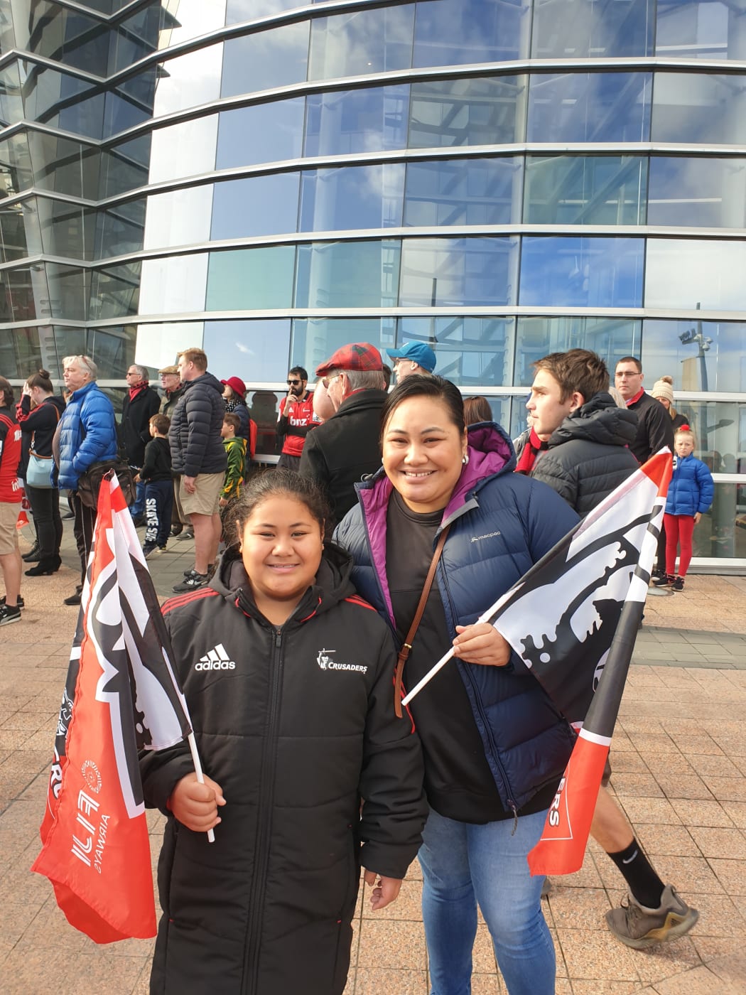 Crusaders fans flock to meet Super Rugby victors | RNZ News