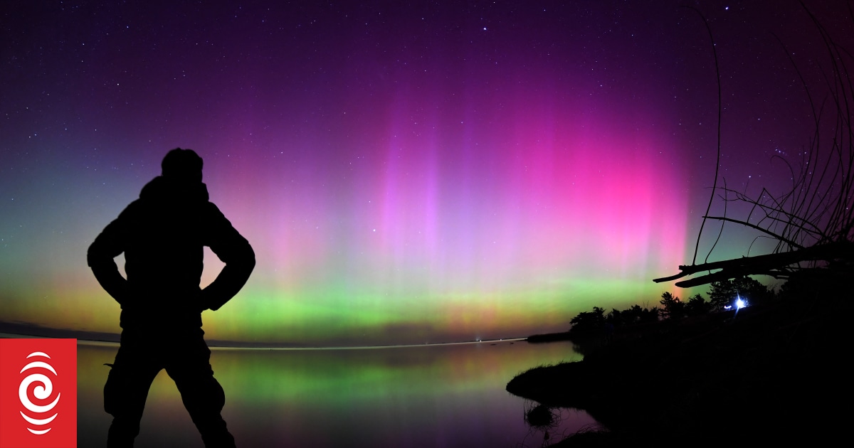 Solar tsunami heads towards Earth, another aurora show expected for New ...