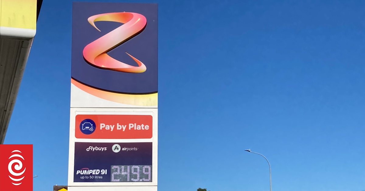The staggering difference in petrol price across the country | RNZ