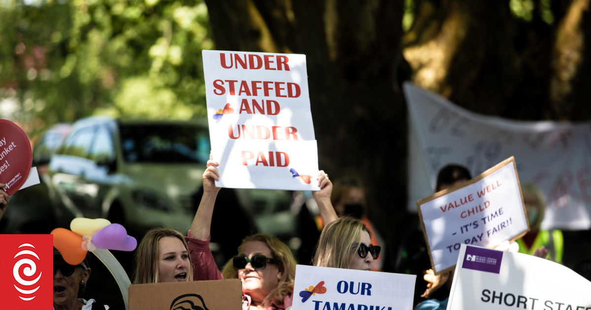 Nurses go on strike across the nation today | RNZ News