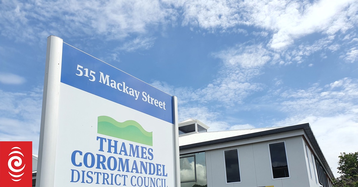 Thames-Coromandel mayor to remain unvaccinated despite Novavax claims ...