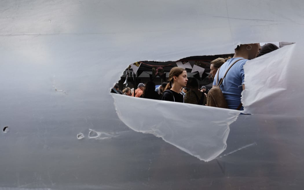 Beyond the tiles, the work of photographers at Parliament | RNZ