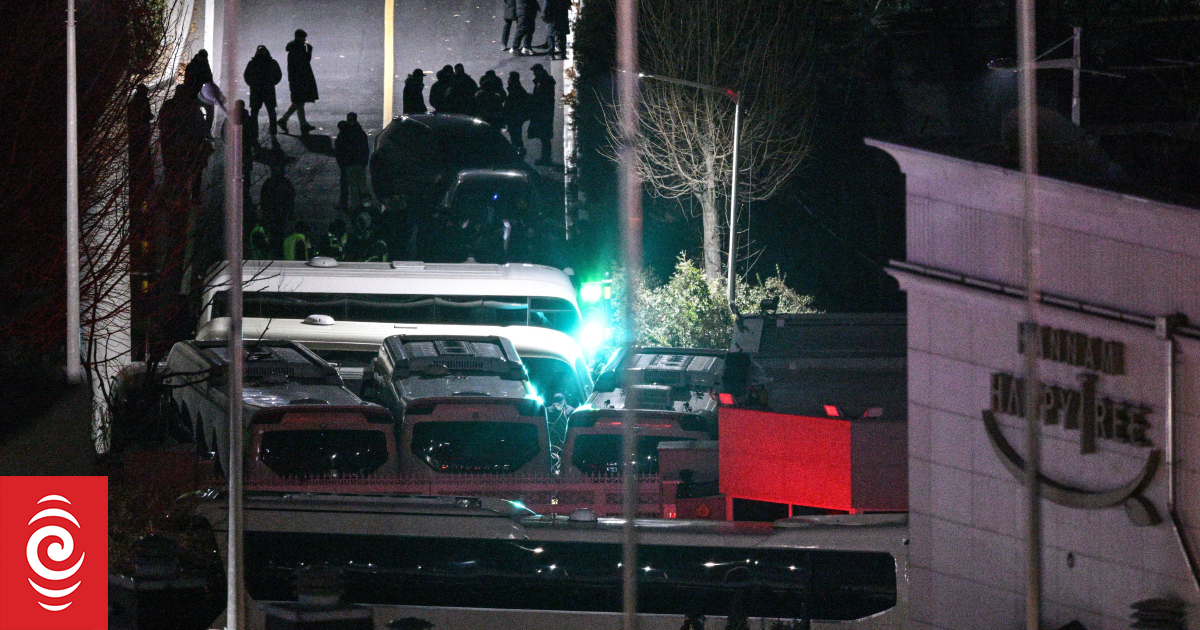 South Korea authorities at President Yoon's residence to execute arrest ...
