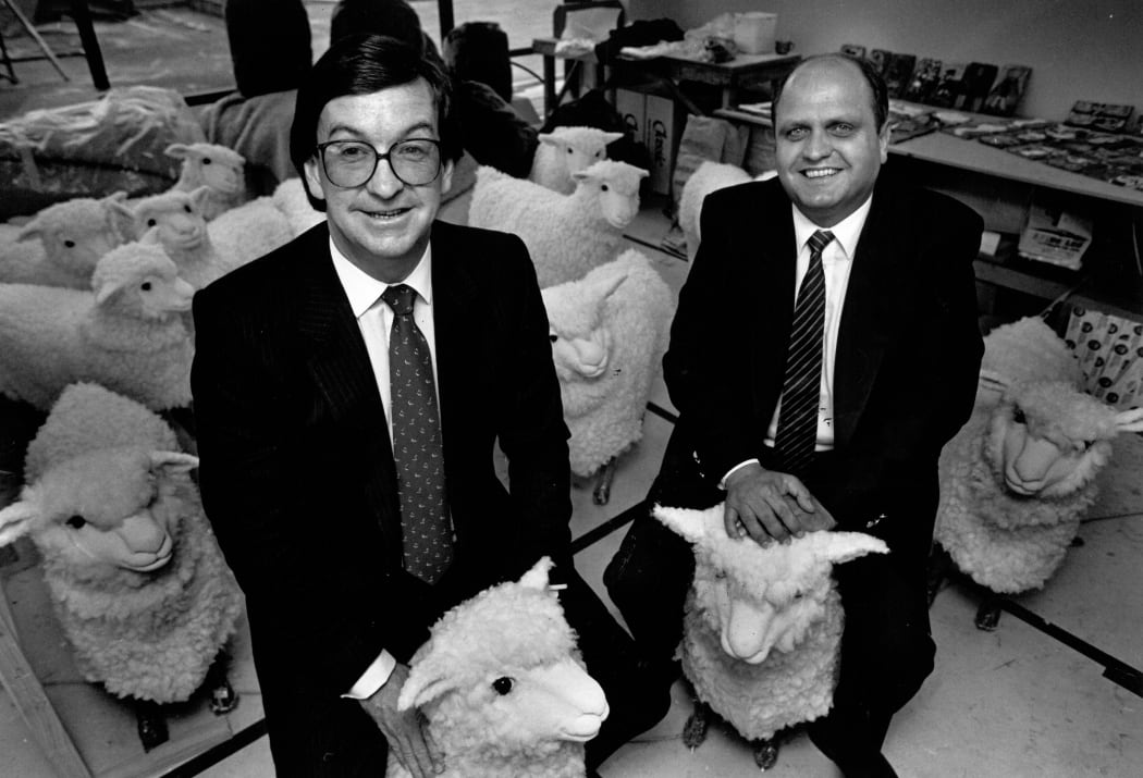 Tributes flow for former PM and WTO leader Mike Moore | RNZ News