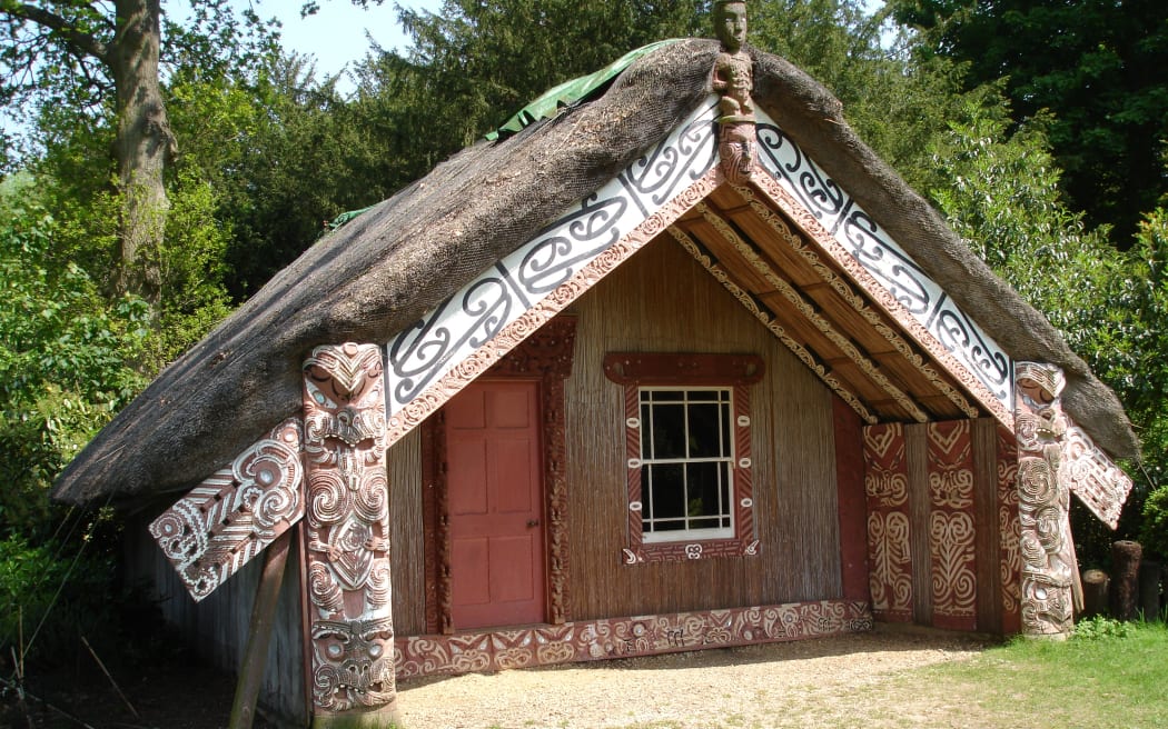Return of Hinemihi carvings from London a step closer | RNZ News