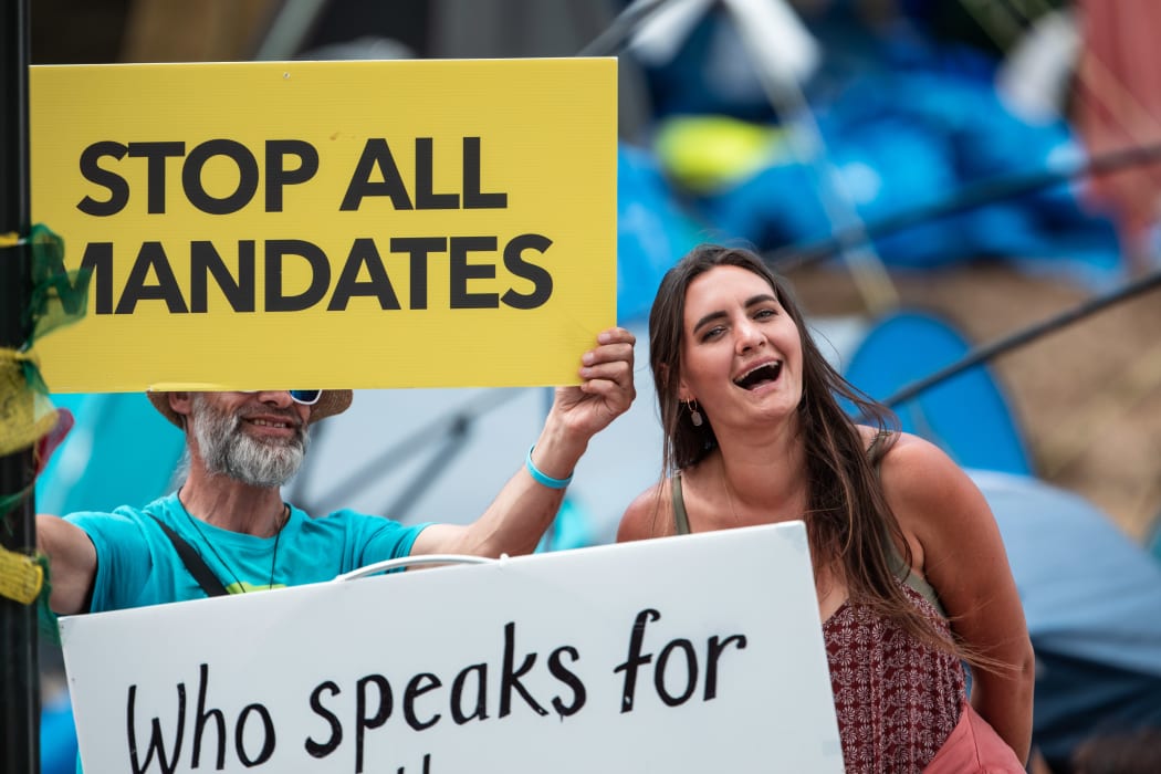 The Weekend Panel with Christopher Finlayson and Anna Fifield | RNZ