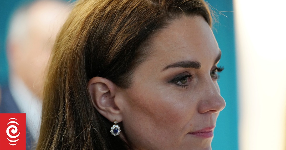 Kate's cancer the latest bombshell in royal family's year of woe | RNZ News