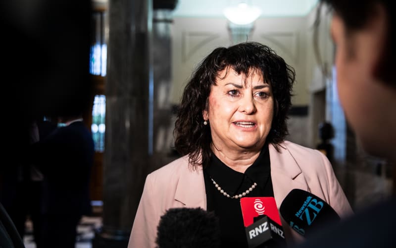 Chief Ombudsman criticises Costello over withholding tobacco documents ...