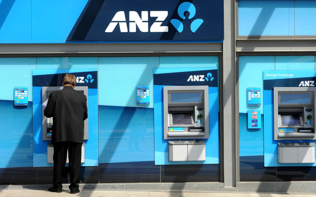 ANZ launches new cashback programme | RNZ News
