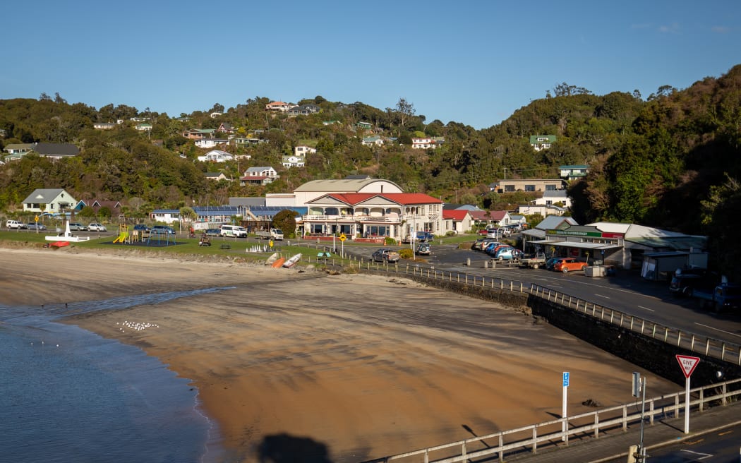 "Rubbish" job up for grabs on Stewart Island | RNZ