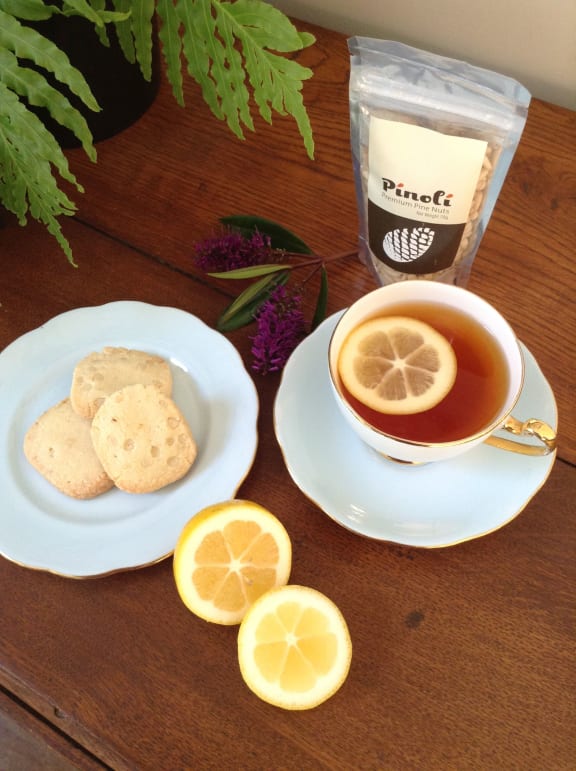 Pinoli pine nut cookies | RNZ Recipes