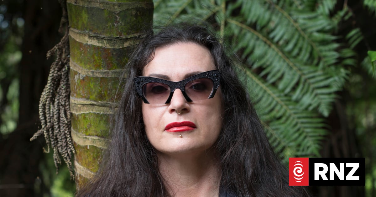 Artist's work in France earns top honour | RNZ