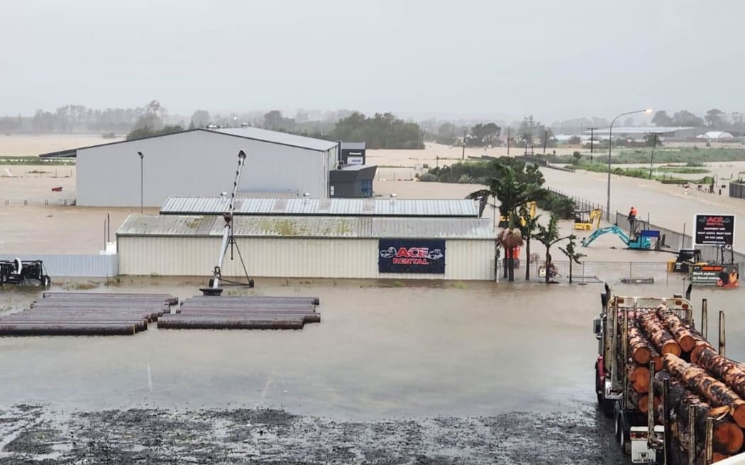 Widespread damage: Cyclone Gabrielle in pictures | RNZ News