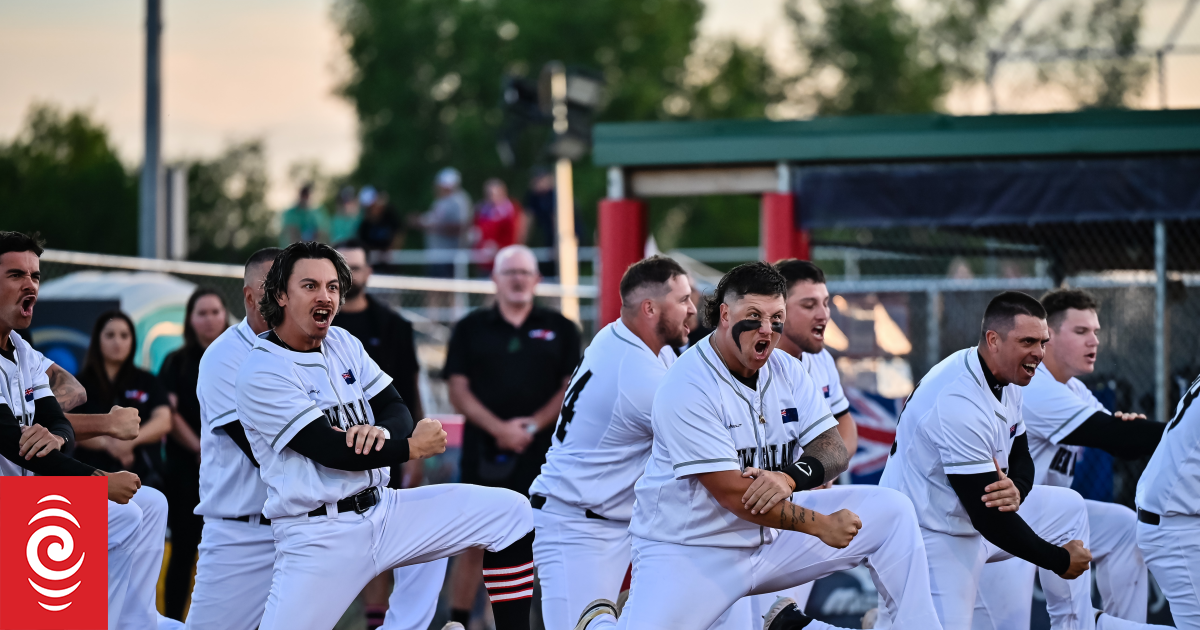 Black Sox secure Super Round spot at Men's Softball World Cup | RNZ News