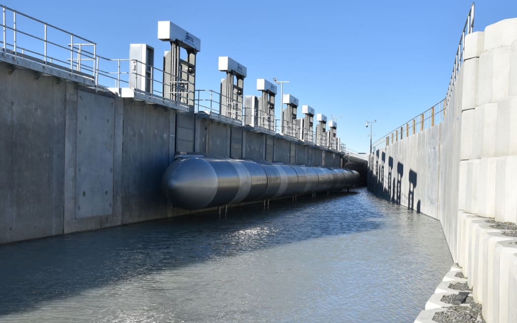 Missile shaped fish screen hits the Rangitata River | RNZ