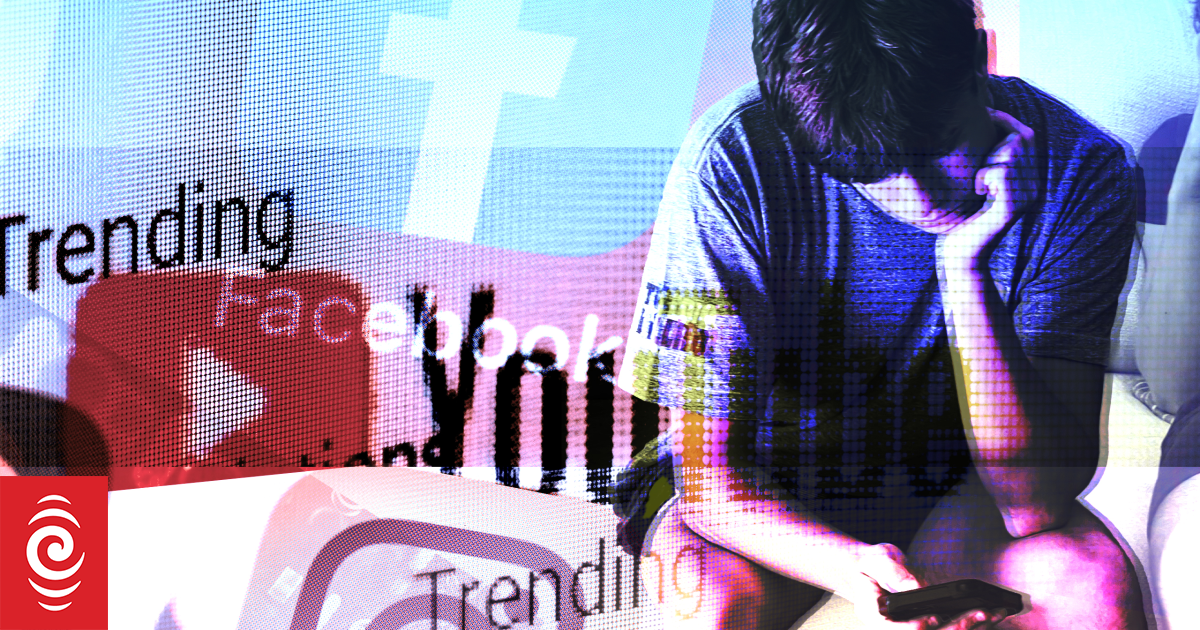 RNZ Reid Research poll: Majority of Kiwis support social media ban for ...