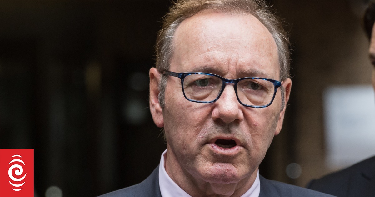 Kevin Spacey says he was 'too handsy’ in the past | RNZ News
