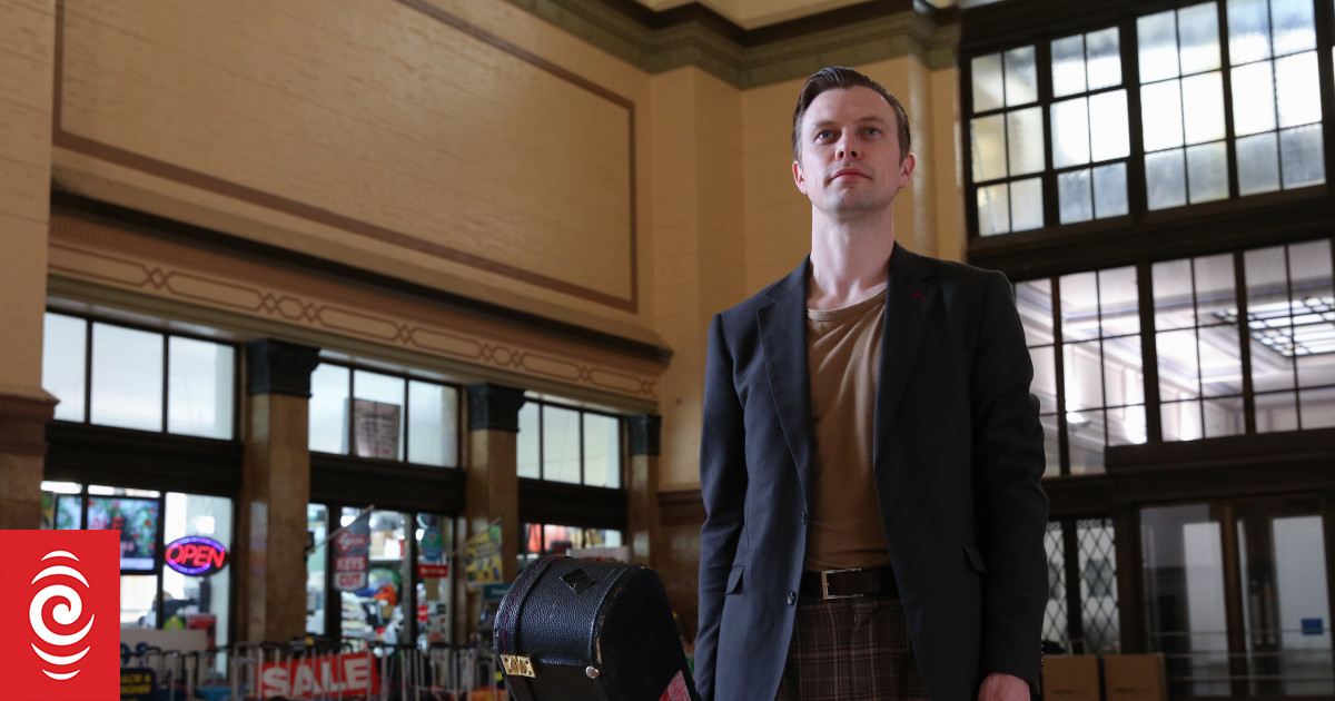 VIDEO: Anthonie Tonnon on his Rail Land tour | RNZ