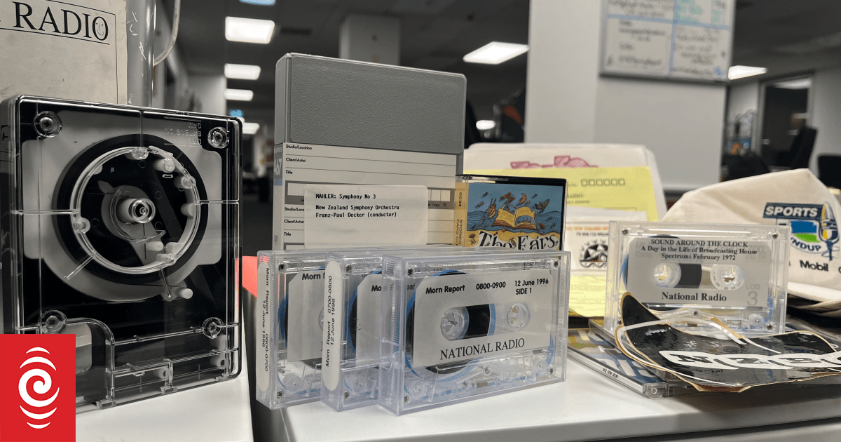Unexpected time capsule leads to Parliamentary team bomb checks ...