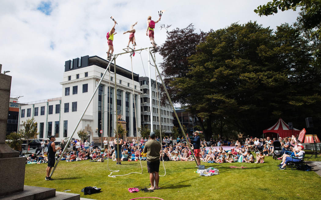 Buskers of the world unite again on streets of Christchurch | RNZ News