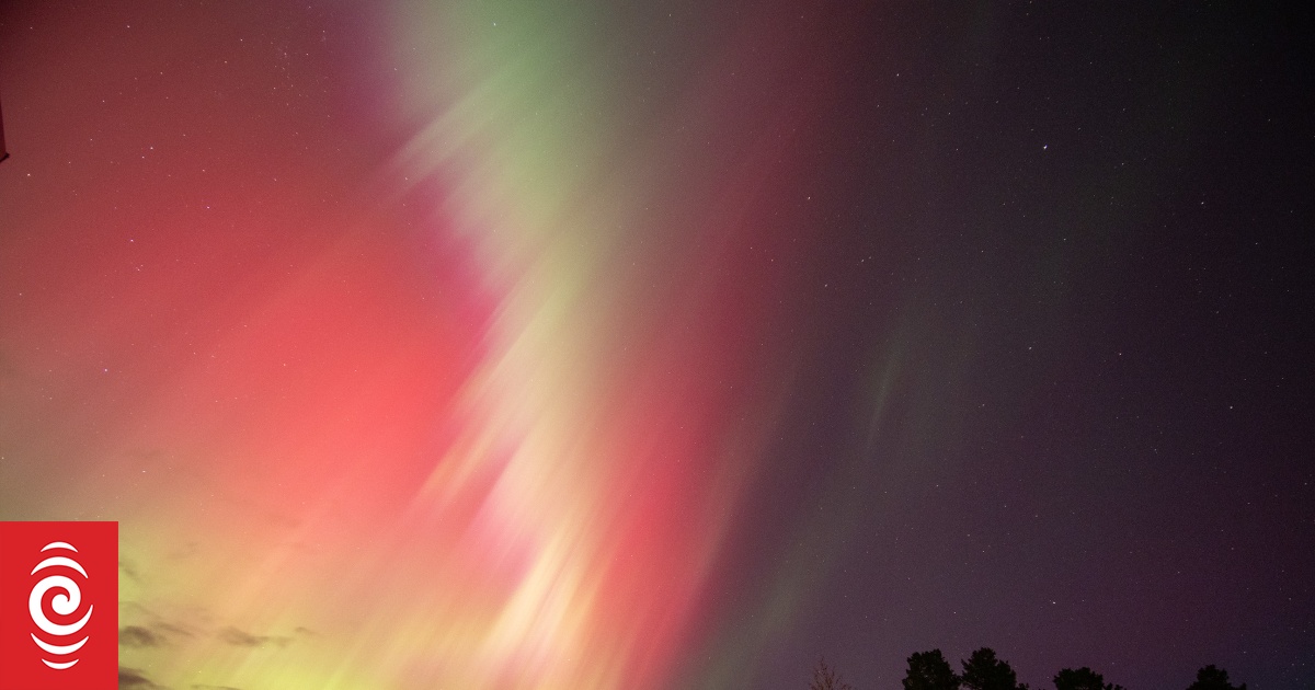 Aurora Australis should be visible again tonight and tomorrow ...