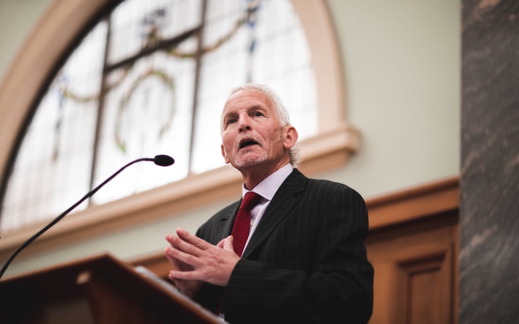 Anti-gang laws face heavy criticism at select committee | RNZ News