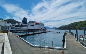 Cook Strait ferry sailings cancelled as 7-metre swells forecast | RNZ News