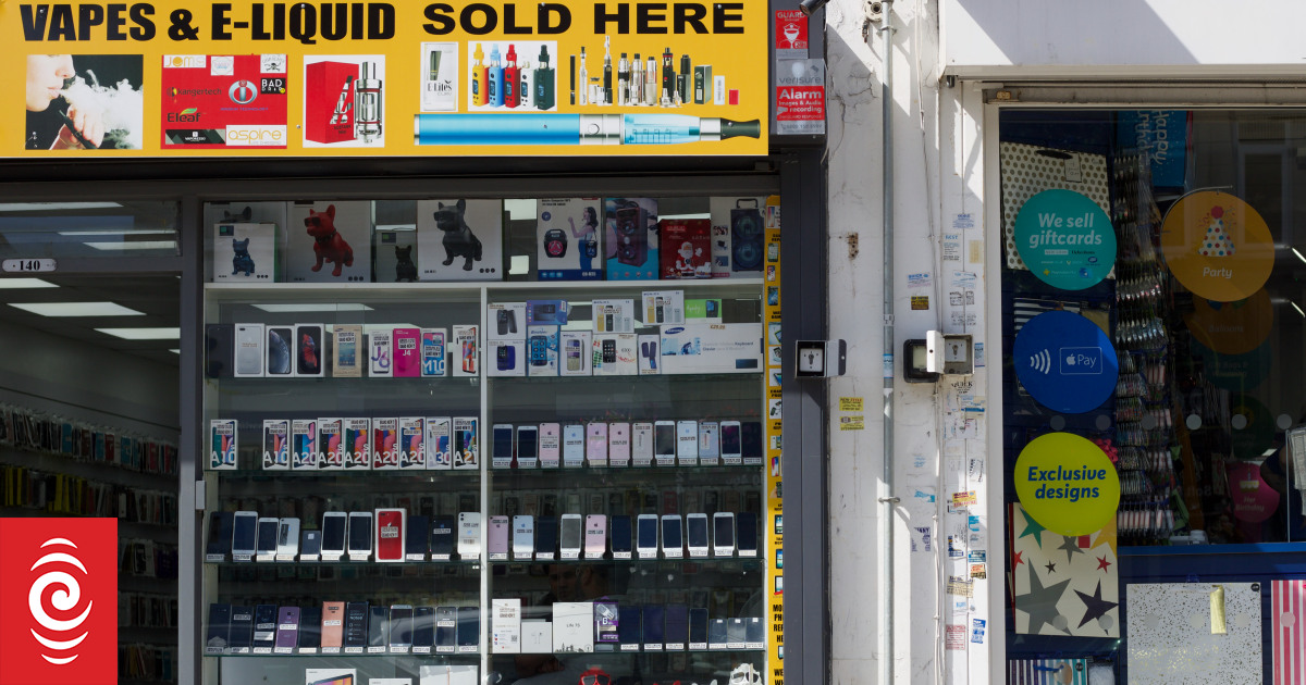 NZ rules out vaping crackdown | RNZ