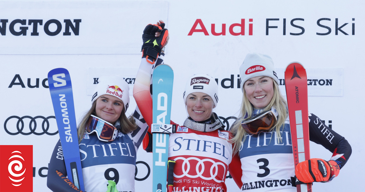 Robinson surges to World Cup giant slalom silver | RNZ News