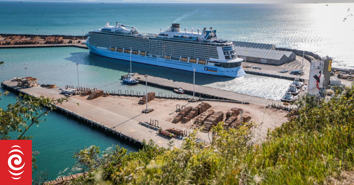 What's behind this season's lower cruise ship numbers? | RNZ