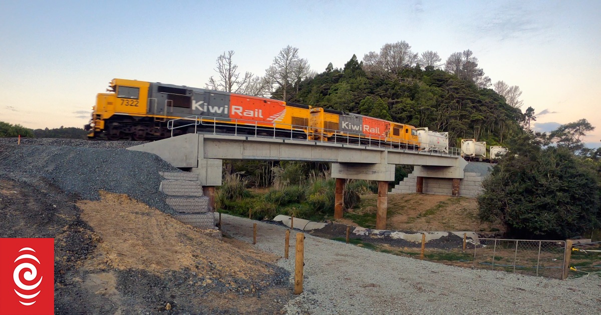 Northland rail line back in action after upgrades completed | RNZ News