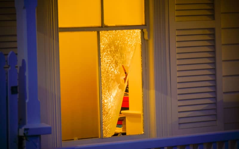Man arrested after window smashed at Winston Peters' home | RNZ