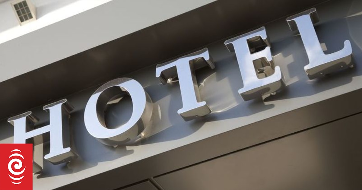 Flood-damaged hotels collaborate to relocate guests | RNZ News
