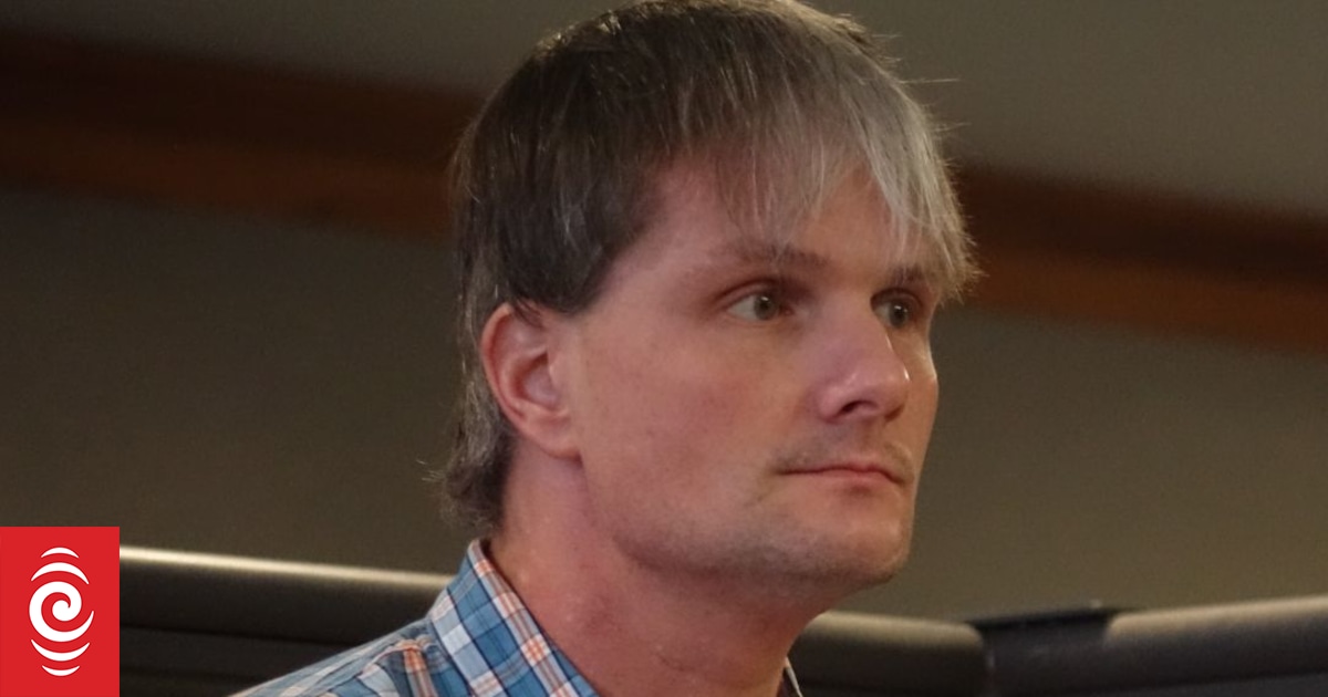 Glock pistols thief escapes jail sentence | RNZ News