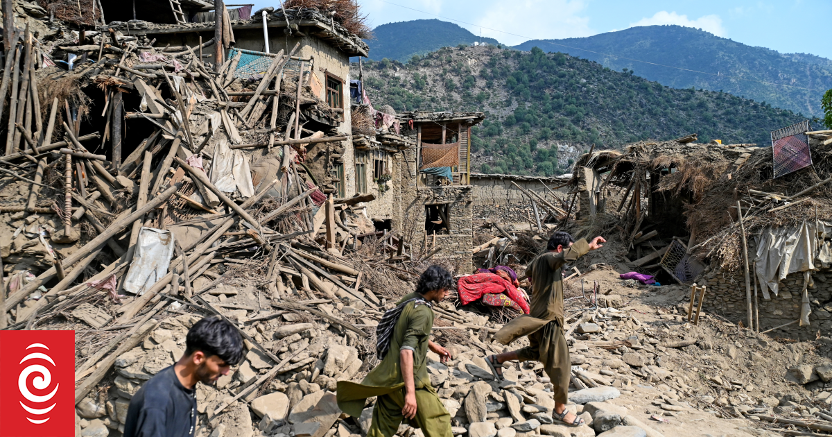 Scramble for survivors after Afghan earthquake kills more than 1000 | RNZ News