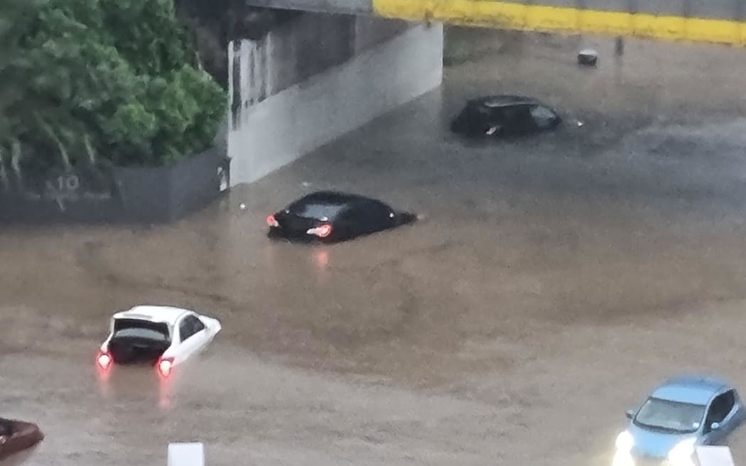 In photos: Heavy rain causes flooding, evacuations in Auckland | RNZ News